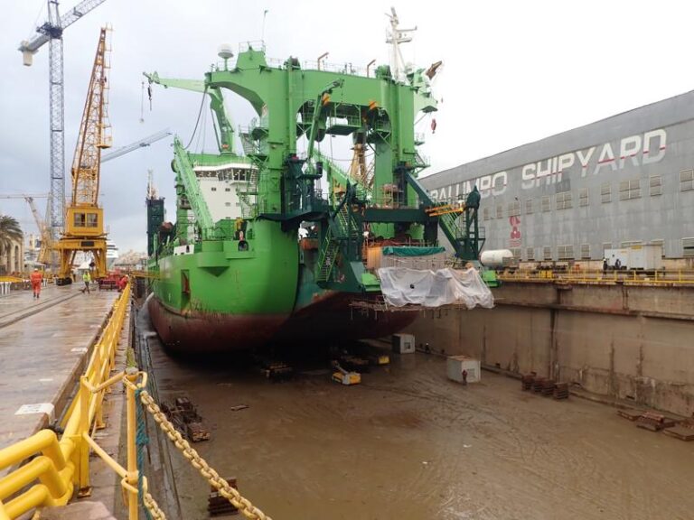 Dry-docking CSD Spartacus – DEME - Clocss